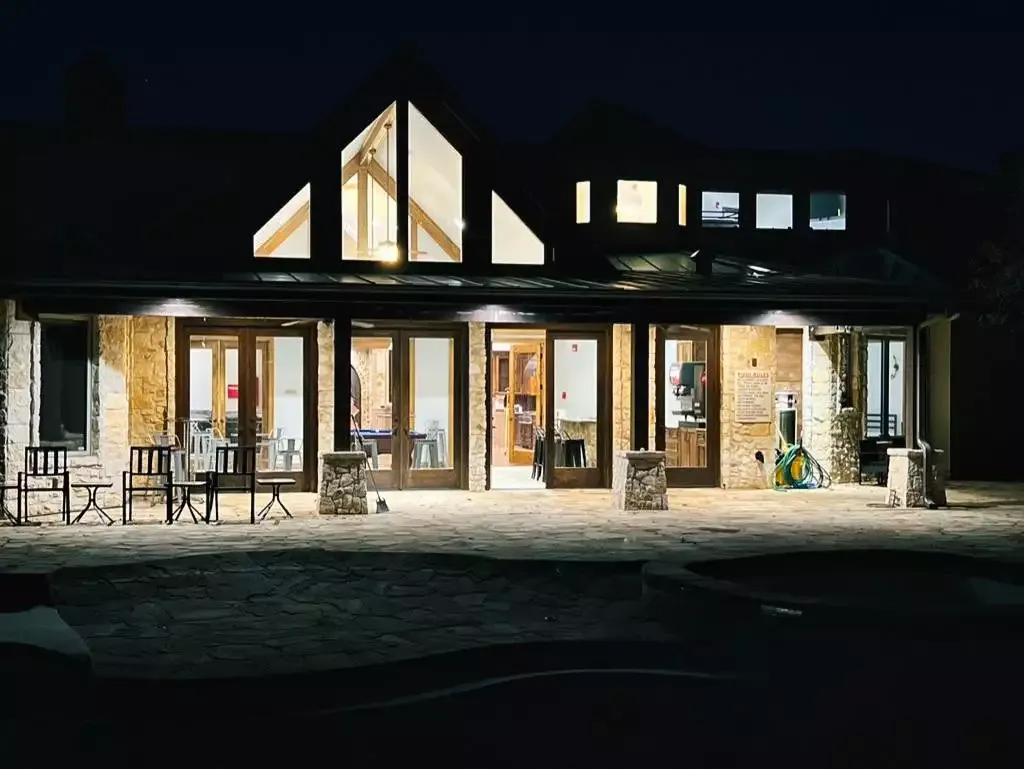 Our Facility | Austin Pines Ranch